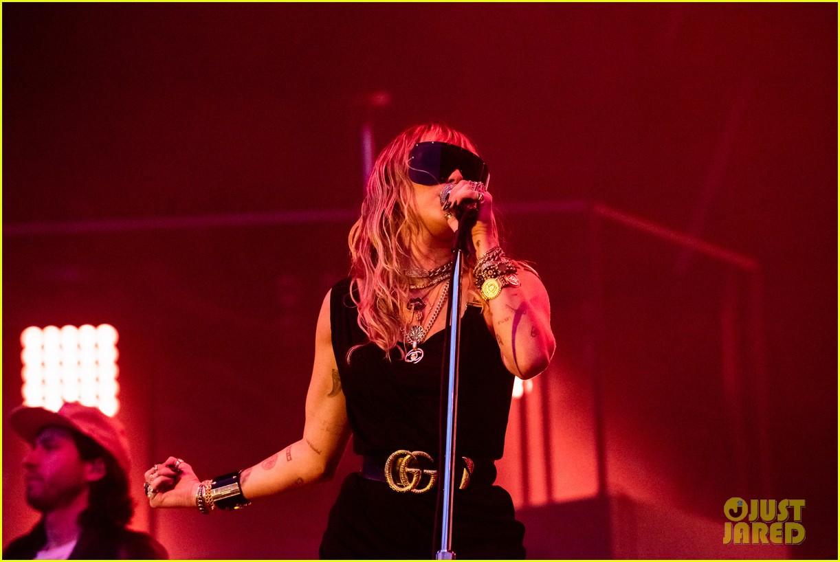 Miley Cyrus Debuts 3 New Songs at BBC Radio 1's Big Weekend: Photo ...