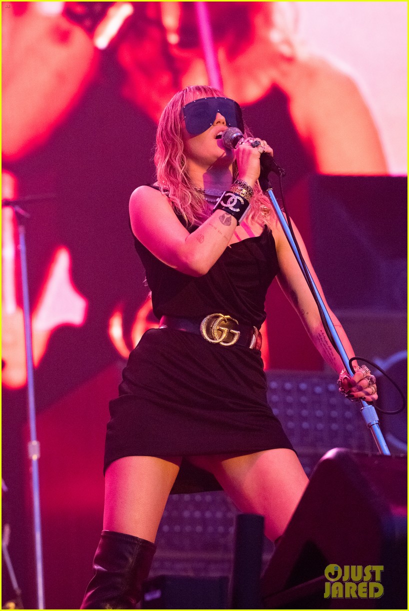 Photo: miley cyrus debuts 3 new songs at bbc radio big weekend 16 ...