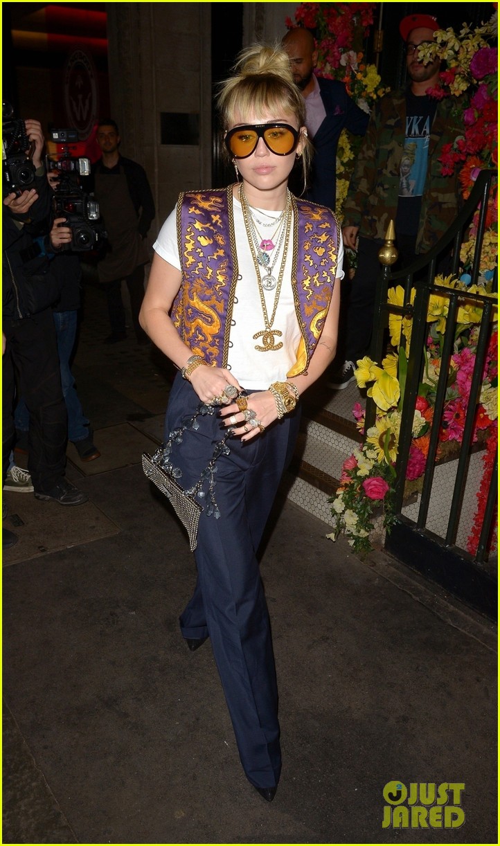 Miley Cyrus Grabs Dinner in Mayfair After 'She Is Coming' Announcement ...