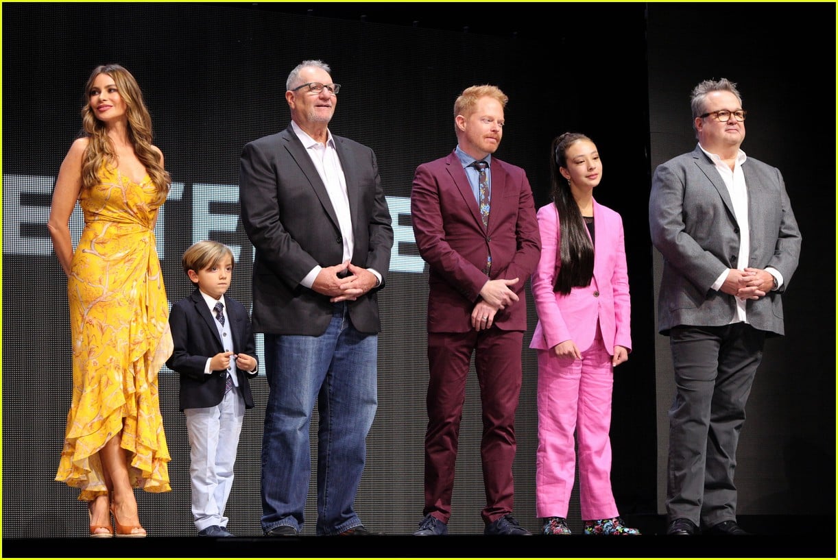 'Modern Family' Cast Celebrates Final Season at ABC Disney Upfronts ...