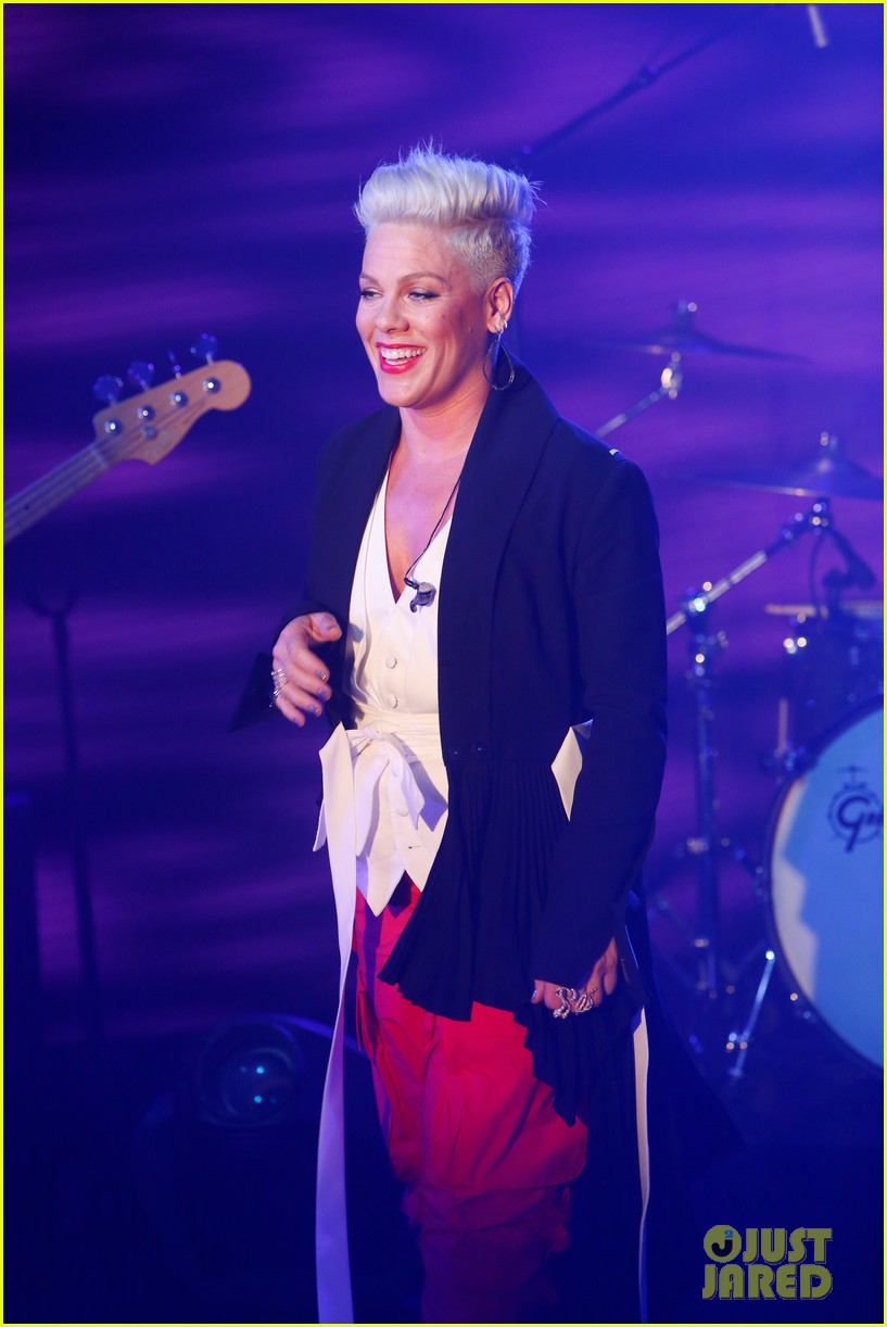 Pink Performs 'Hustle' On 'Jimmy Kimmel Live' - Watch Here!: Photo ...