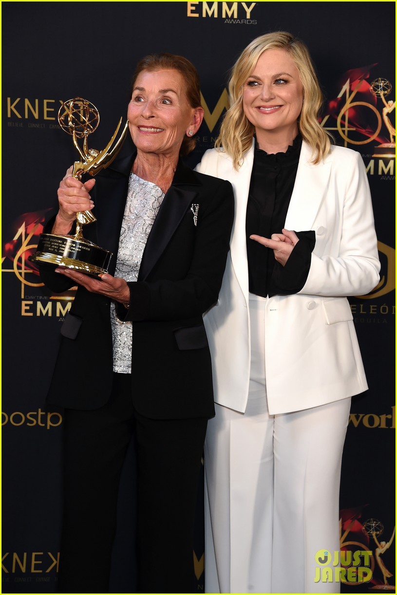 Amy Poehler Presents Judge Judy With Her Daytime Emmys Lifetime ...