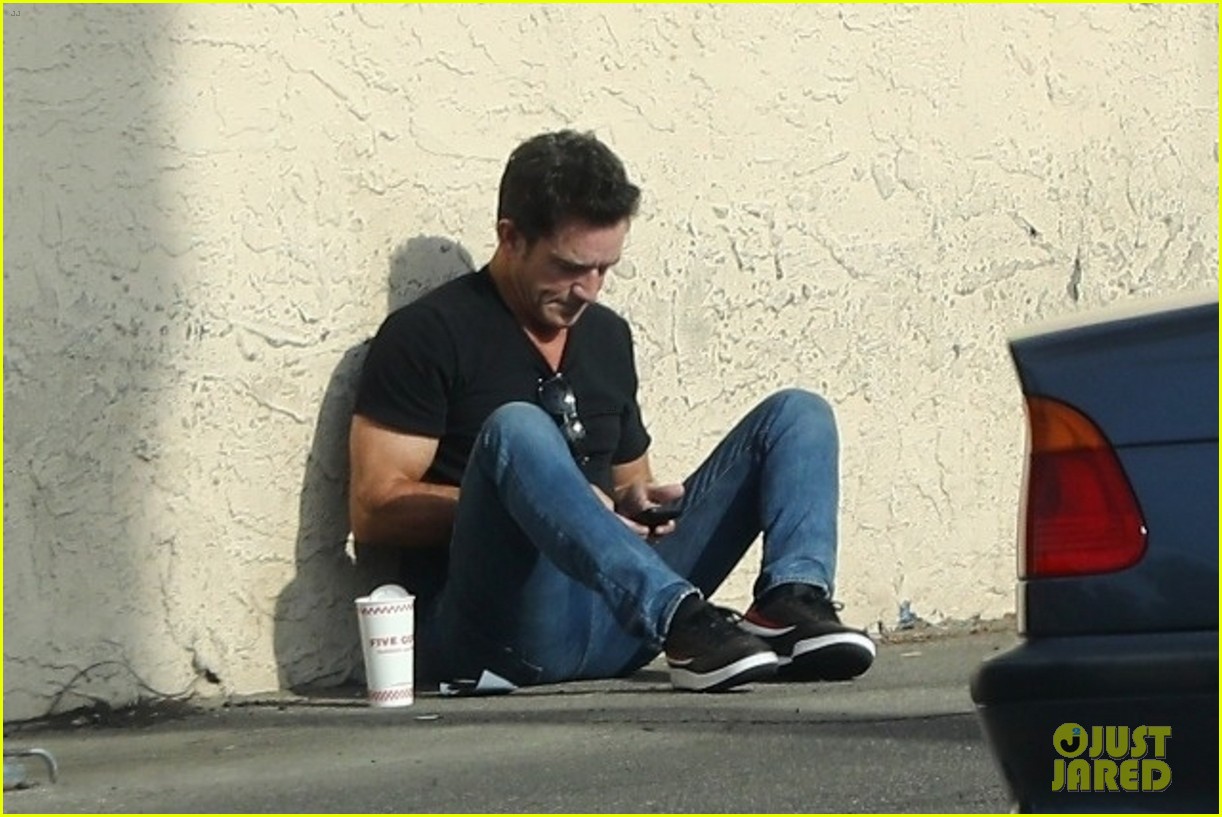 Survivor's Jeff Probst Spotted Looking Buff Outside a Car Wash: Photo ...