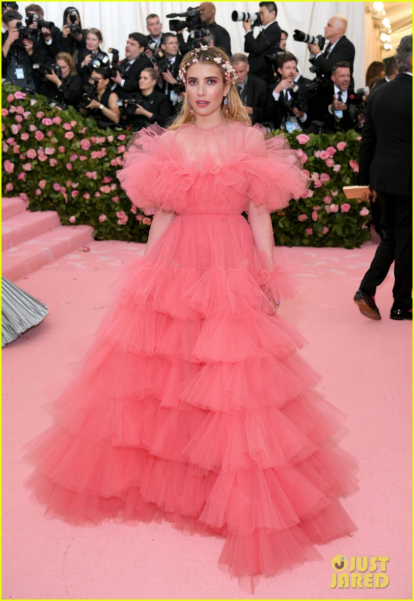 Emma Roberts Is Pretty in Pink at Met Gala 2019: Photo 4285671 | Emma ...