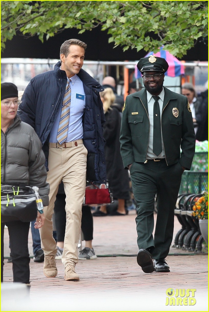 Ryan Reynolds Is All Smiles on the Set of 'Free Guy' in Boston: Photo ...