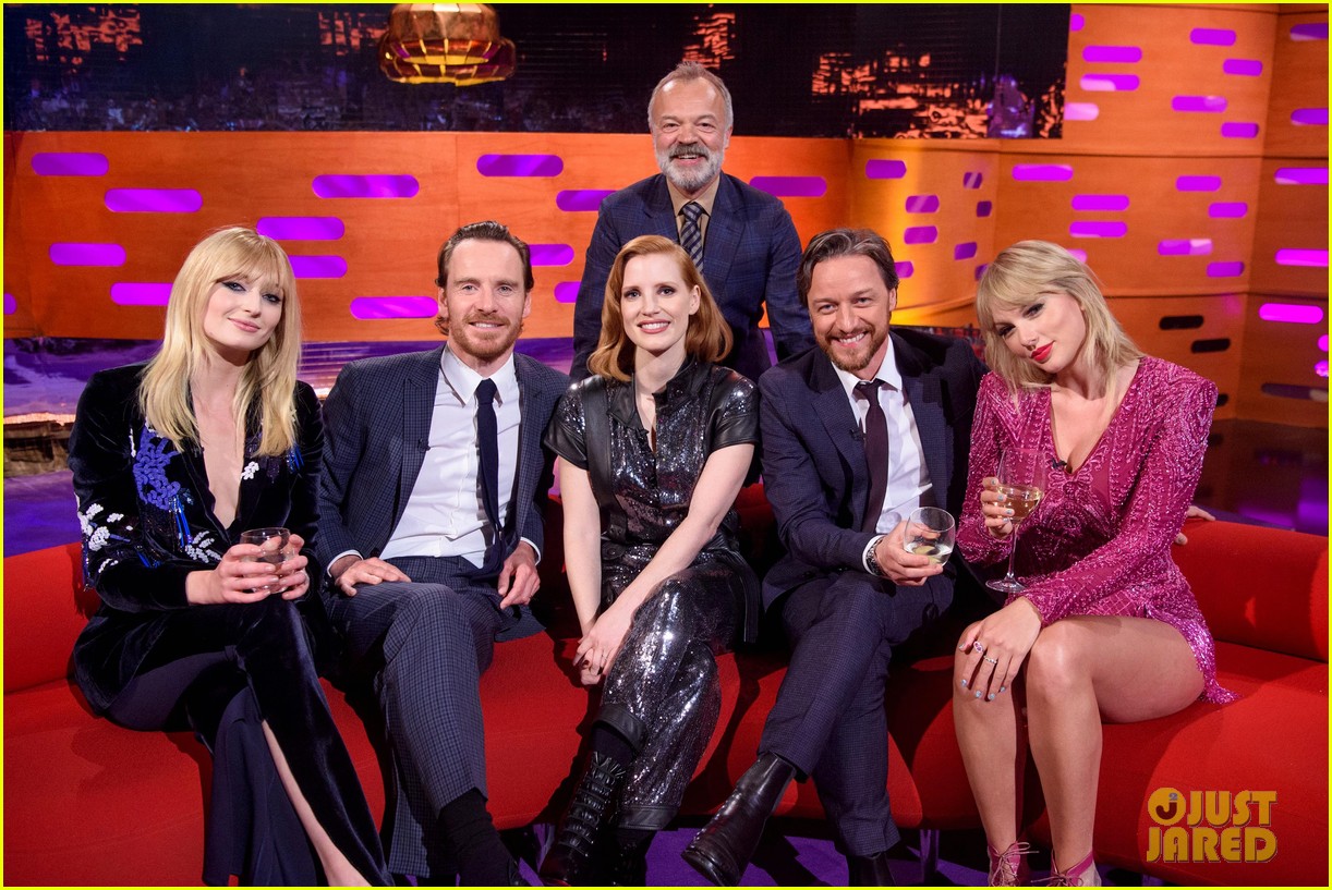 Taylor Swift Performs New Song 'ME!' on 'Graham Norton Show'!: Photo ...