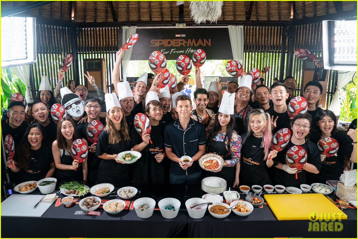 Tom Holland Plays Chef Judge for 'Spider-Man' Food Competition: Photo ...