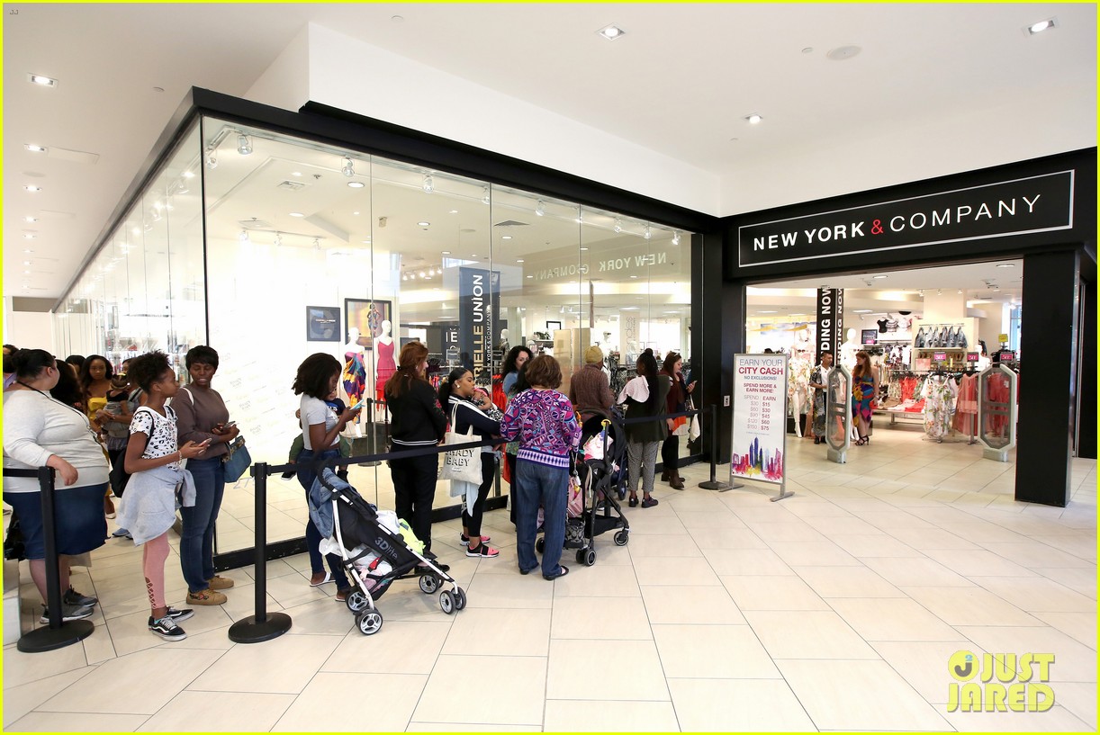 Gabrielle Union Brings Daughter Kaavia to Launch of New Baby Clothes ...