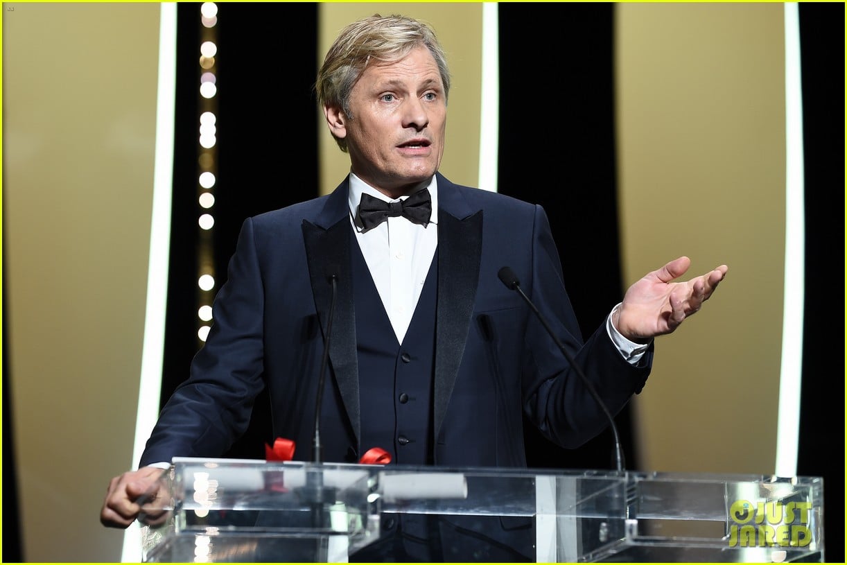 Viggo Mortensen & Sylvester Stallone Suit Up for Cannes Film Festival ...