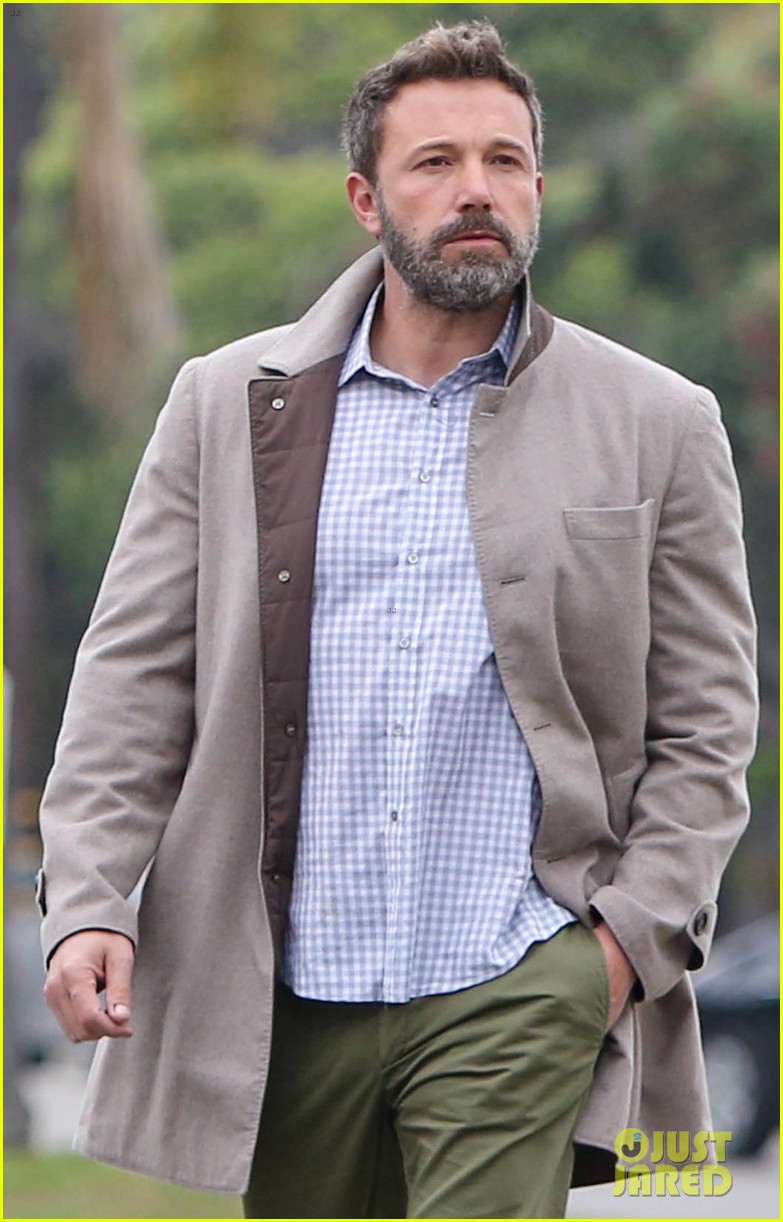 Ben Affleck Steps Out Amid Robert Pattinson 'Batman' Announcement ...
