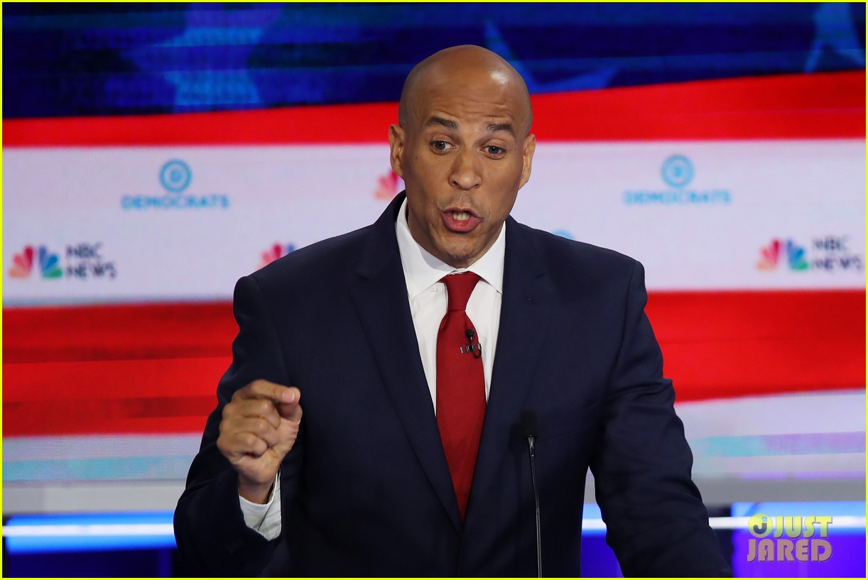 Cory Booker Shares His Viral Photo Meme From Last Night's Debate in ...