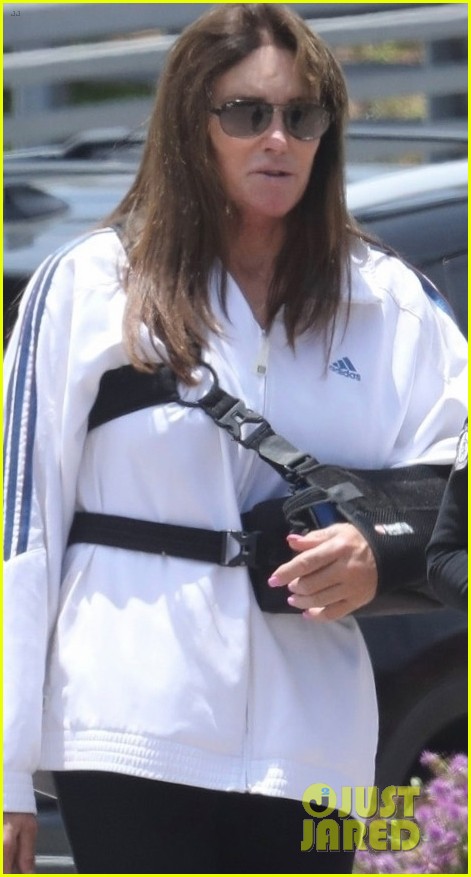 Caitlyn Jenner Wears an Arm Cast While Out to Lunch With Sophia ...