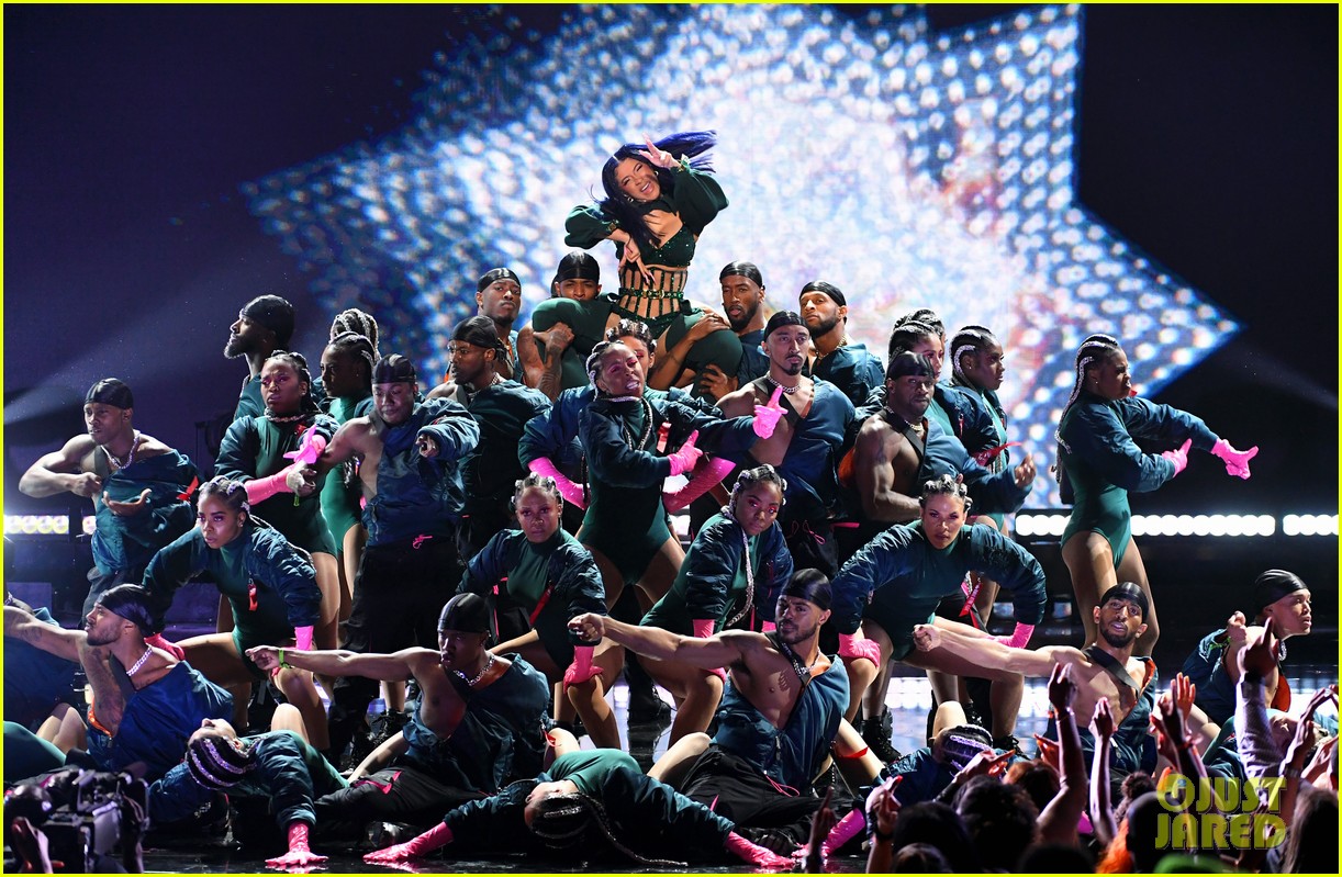 Cardi B & Offset Open BET Awards 2019 with Steamy Performance! : Photo ...