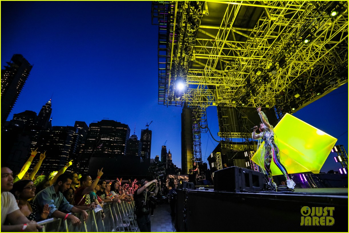 Charli XCX Performs At World Pride Concert Event in NYC: Photo 4315555 ...