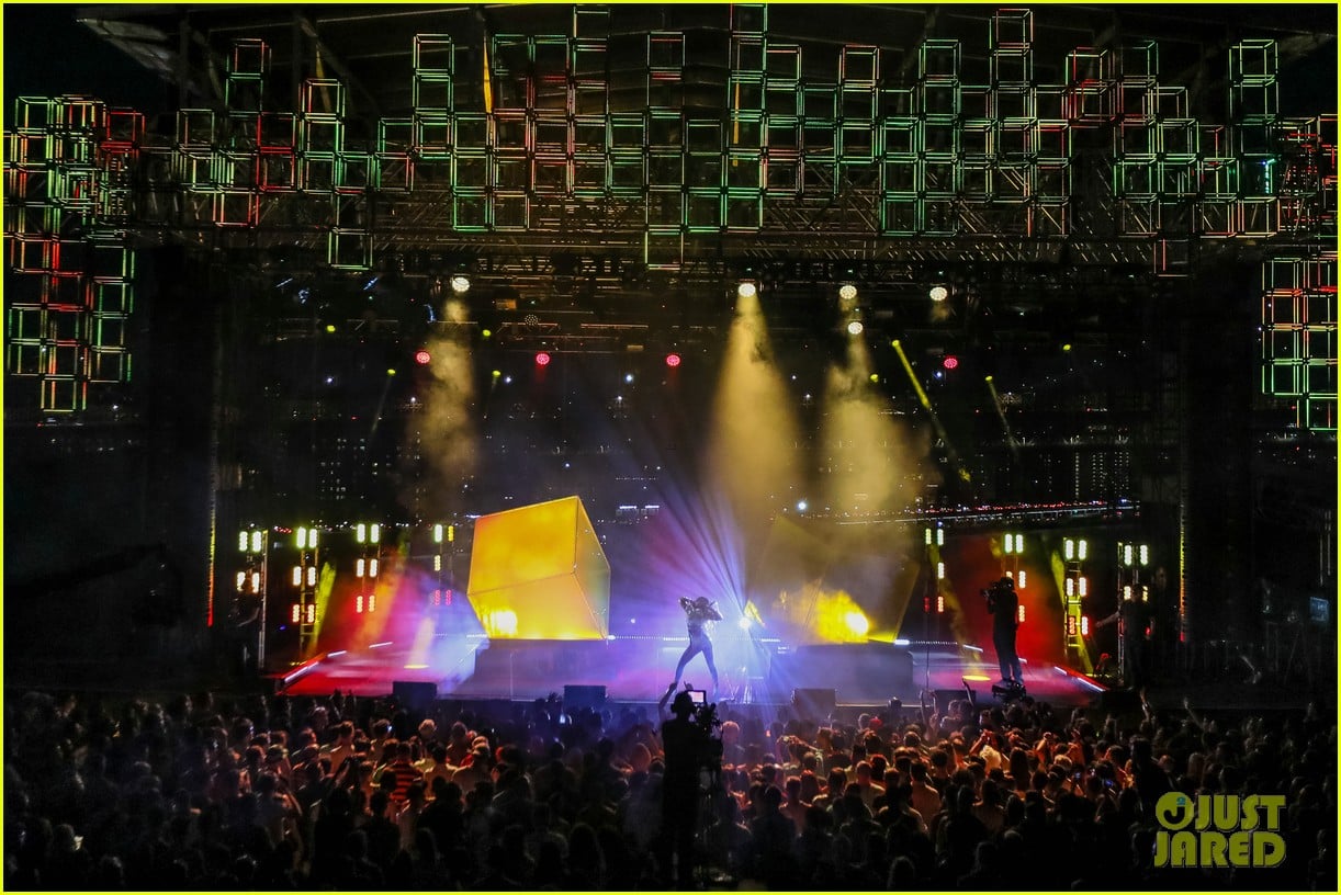 Charli XCX Performs At World Pride Concert Event in NYC: Photo 4315561 ...