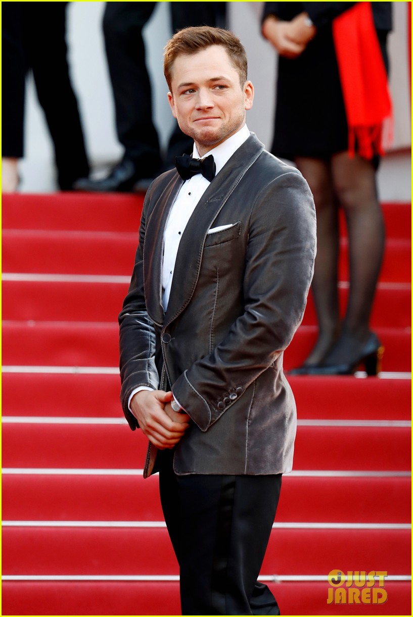 Elton John & Taron Egerton Perform Surprise Duet of 'Your Song' at ...