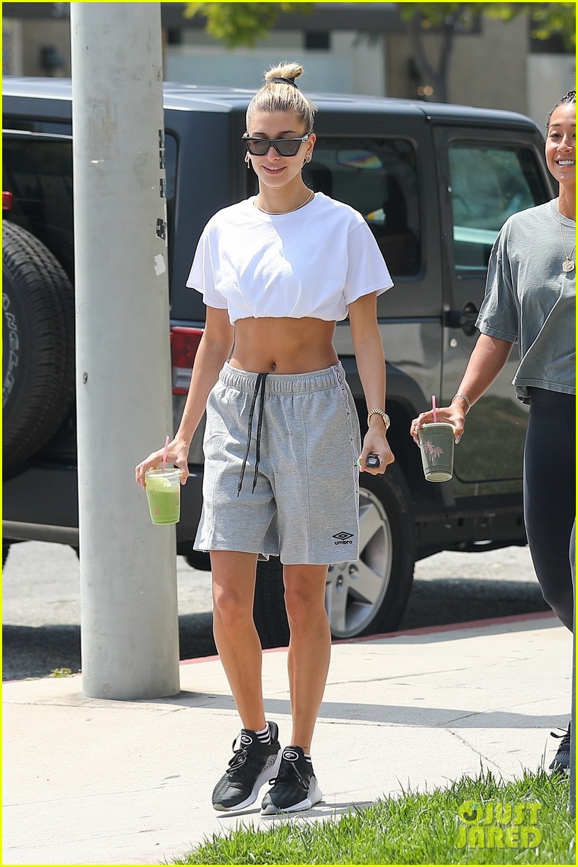 Hailey Bieber Shows Off Toned Abs While On a Smoothie Run: Photo ...