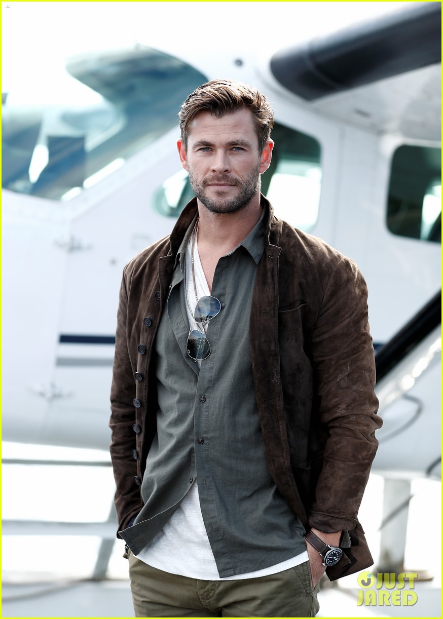 Chris Hemsworth Promotes New TAG Heuer Collection in Sydney: Photo ...