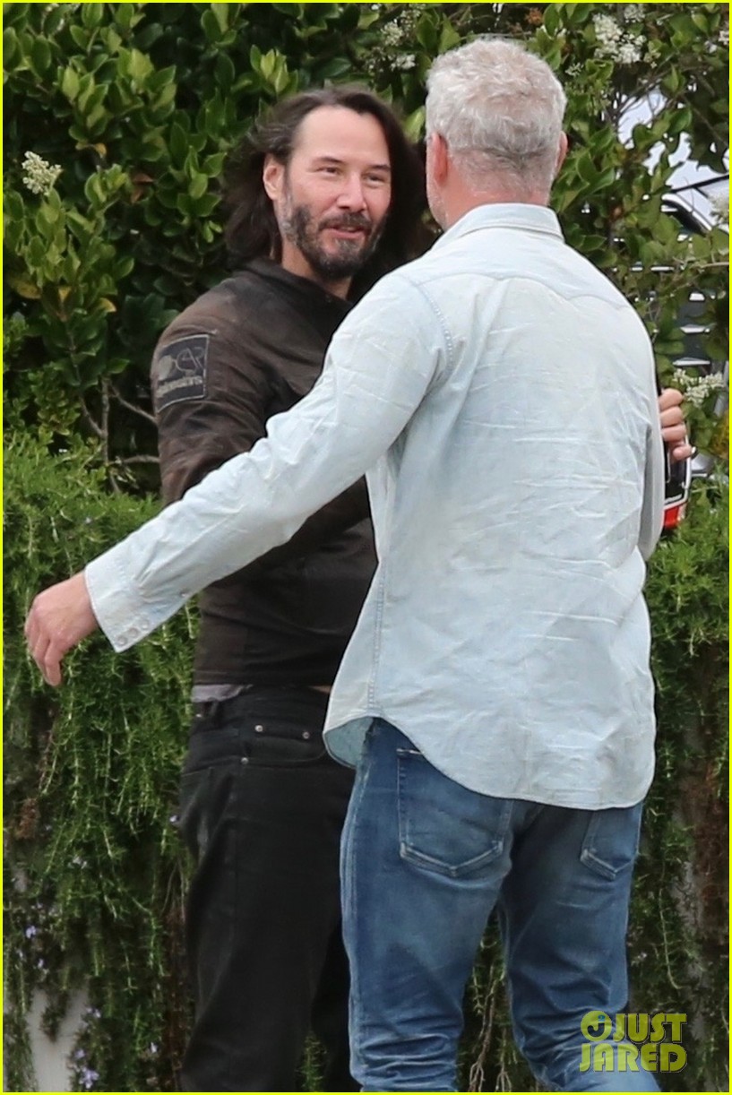 Keanu Reeves Runs Into Eric Dane While Hanging with Friends: Photo ...