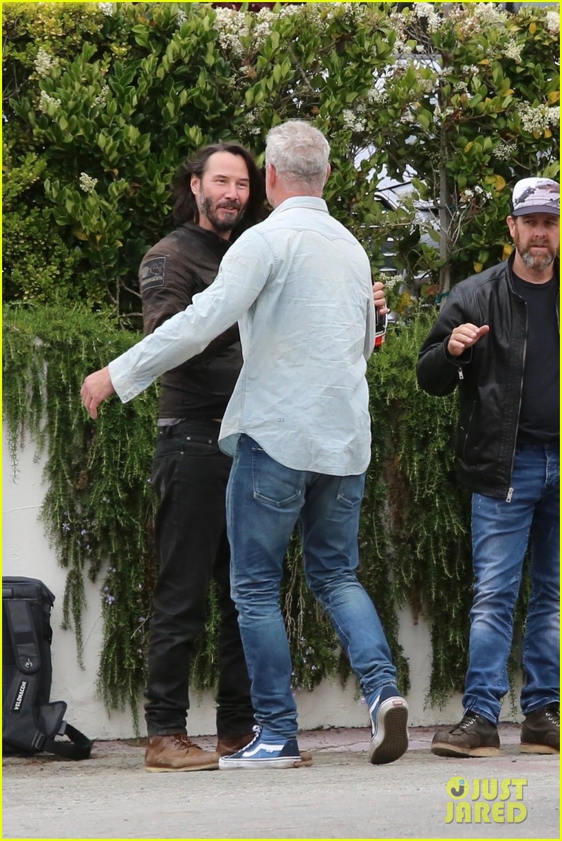 Keanu Reeves Runs Into Eric Dane While Hanging with Friends: Photo ...