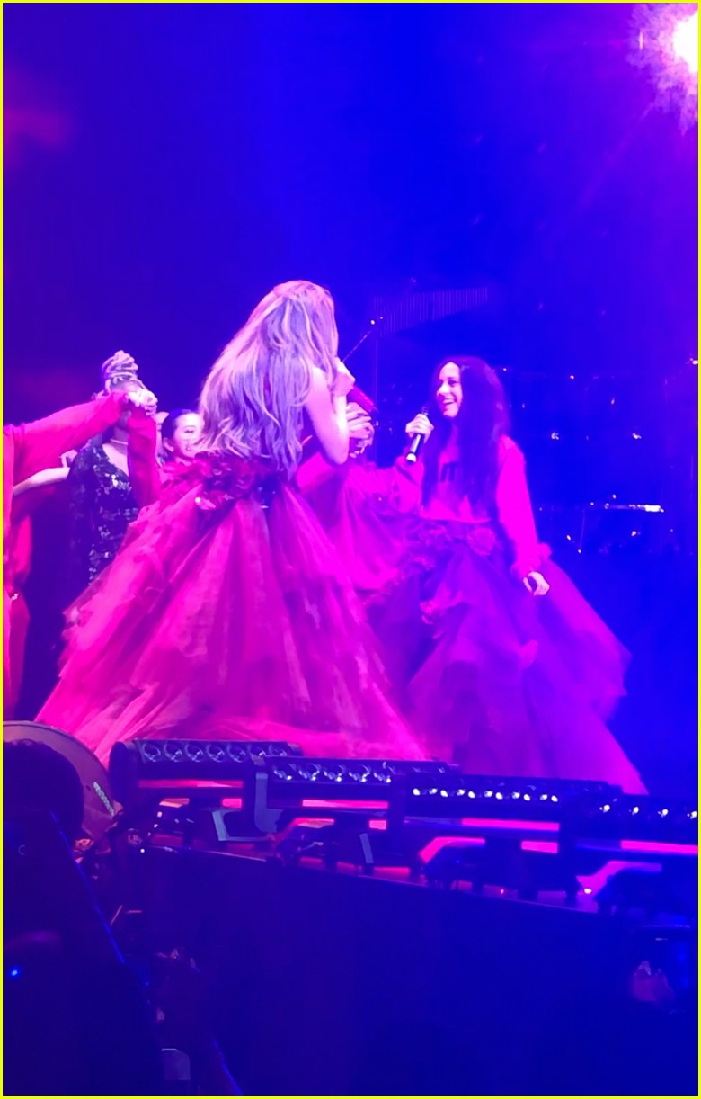 Jennifer Lopez Sings with Daughter Emme During 'It's My Party Tour ...