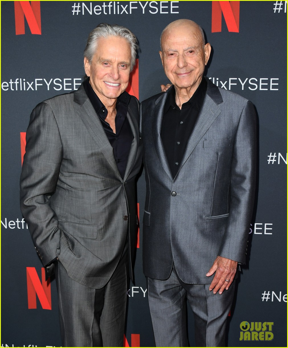 Michael Douglas & Alan Arkin Buddy Up for 'The Kominsky Method' FYC ...