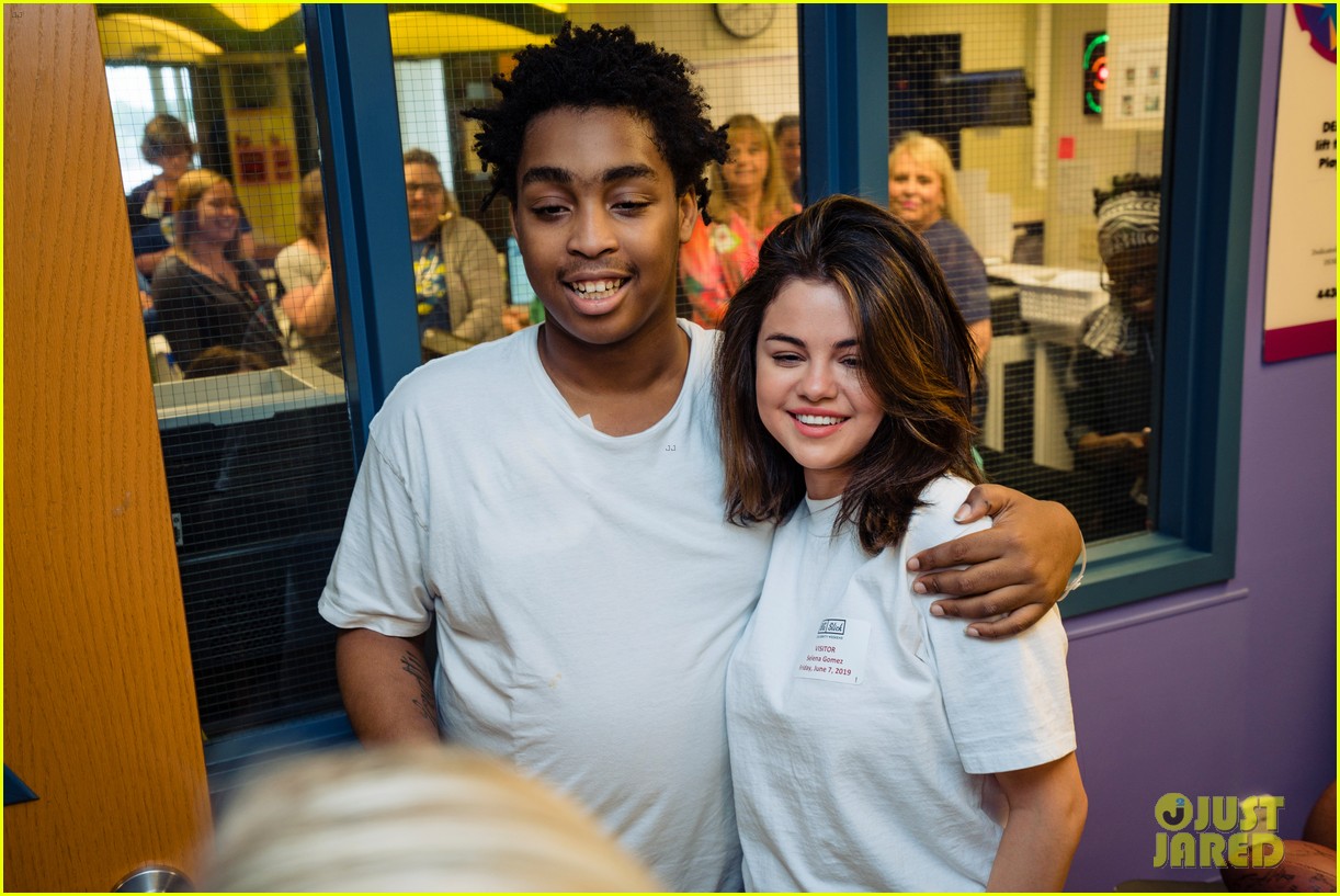 Selena Gomez Plays Baseball & Bowls In Big Slick Celeb Weekend with ...