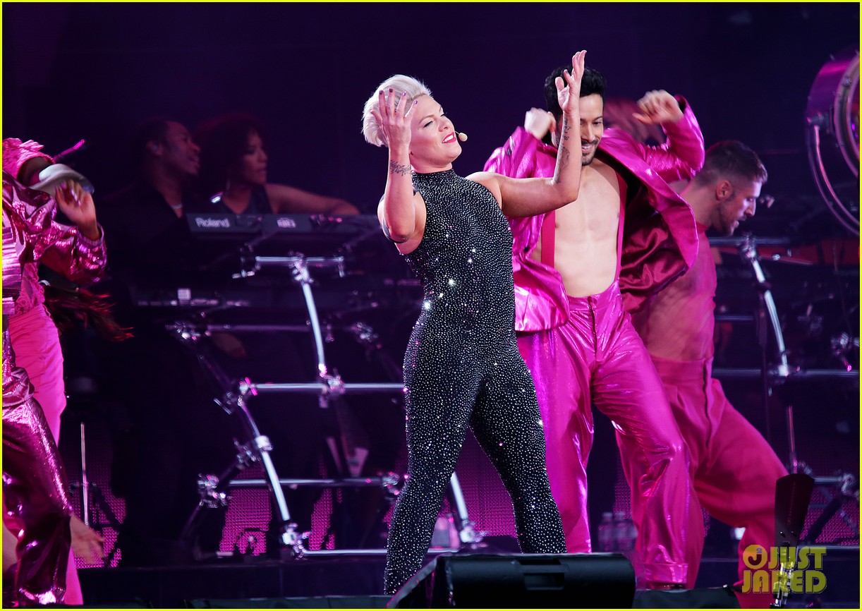 Pink Fan Gives Birth To Baby Girl During Opening Number at Liverpool ...