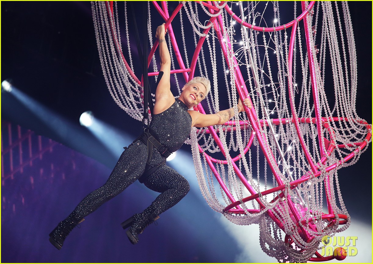 Pink Fan Gives Birth To Baby Girl During Opening Number at Liverpool ...