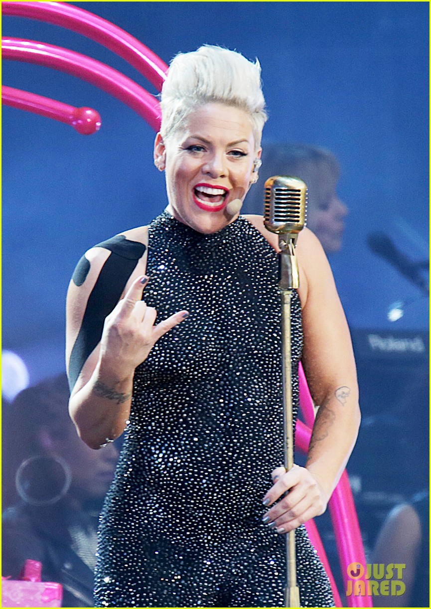 Pink Fan Gives Birth To Baby Girl During Opening Number at Liverpool ...