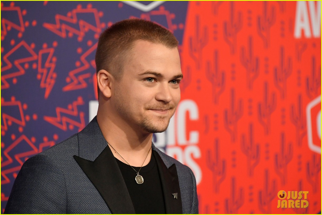 Thomas Rhett & More Country Hunks Step Out for CMT Music Awards 2019 ...