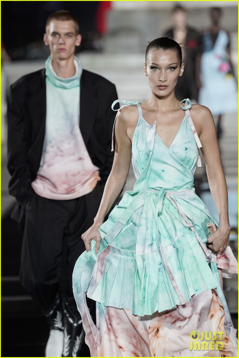 Irina Shayk Joins Top Models on the Runway for First Post-Split Event ...