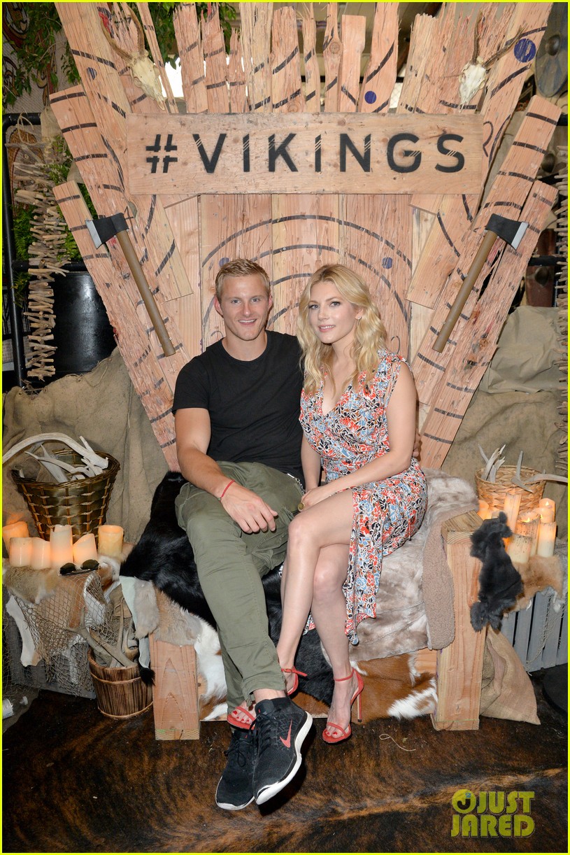 'Vikings' Stars Alexander Ludwig & Katheryn Winnick Throw Axes at Comic ...