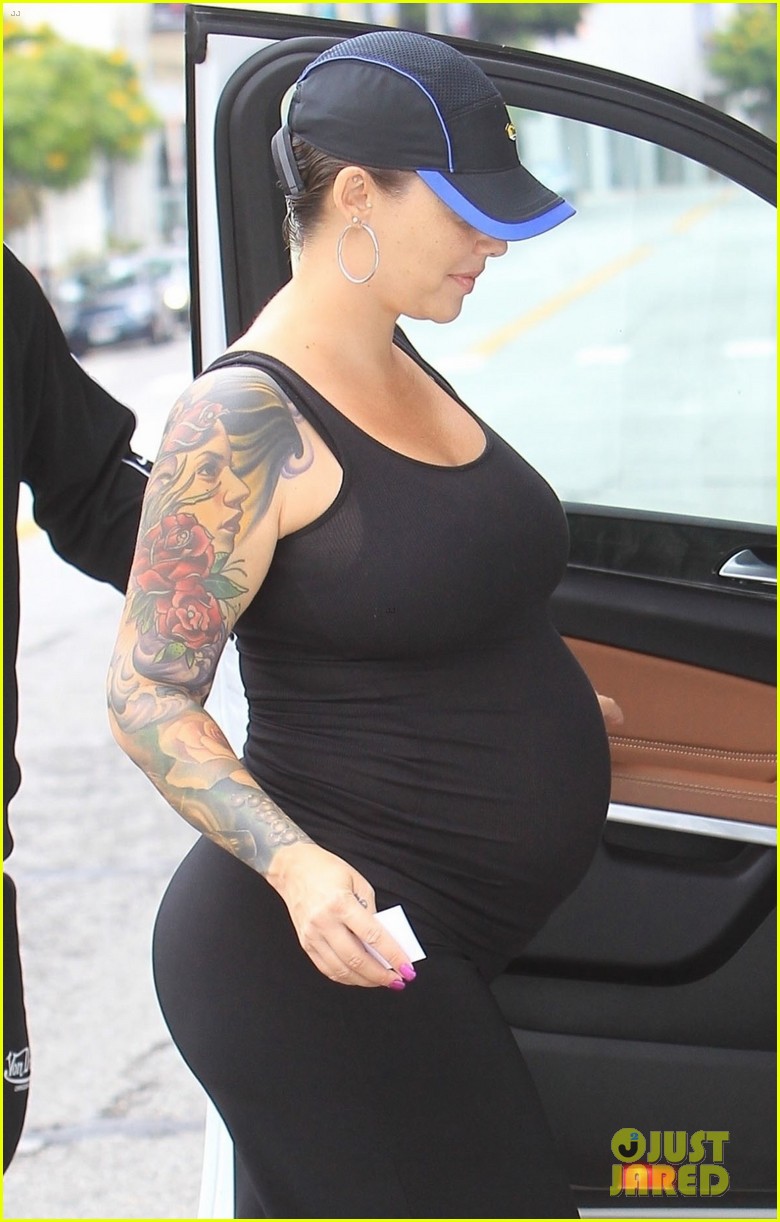 Amber Rose & Boyfriend Alexander 'AE' Edwards Get Some Baby Shopping ...