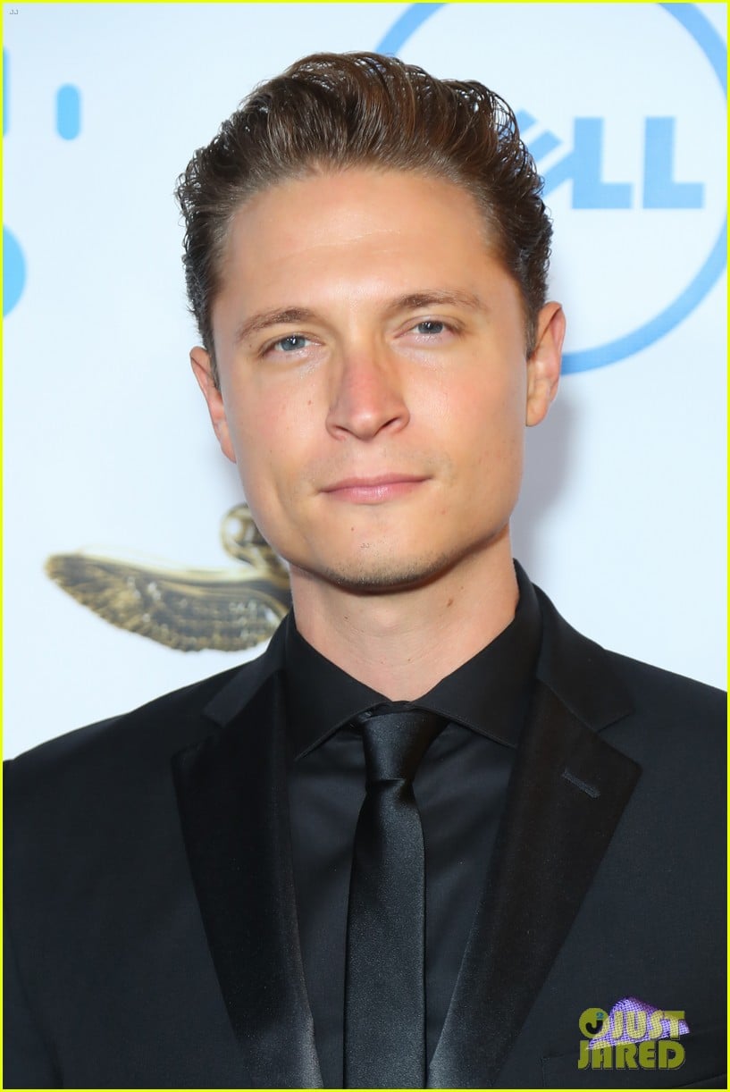 Brie Larson Packs on PDA with Elijah Allan-Blitz After Split From Alex ...