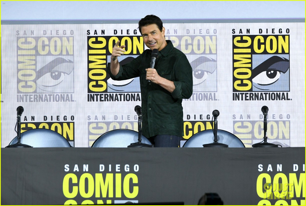 Tom Cruise Makes Surprise Appearance at Comic-Con 2019!: Photo 4323285 ...