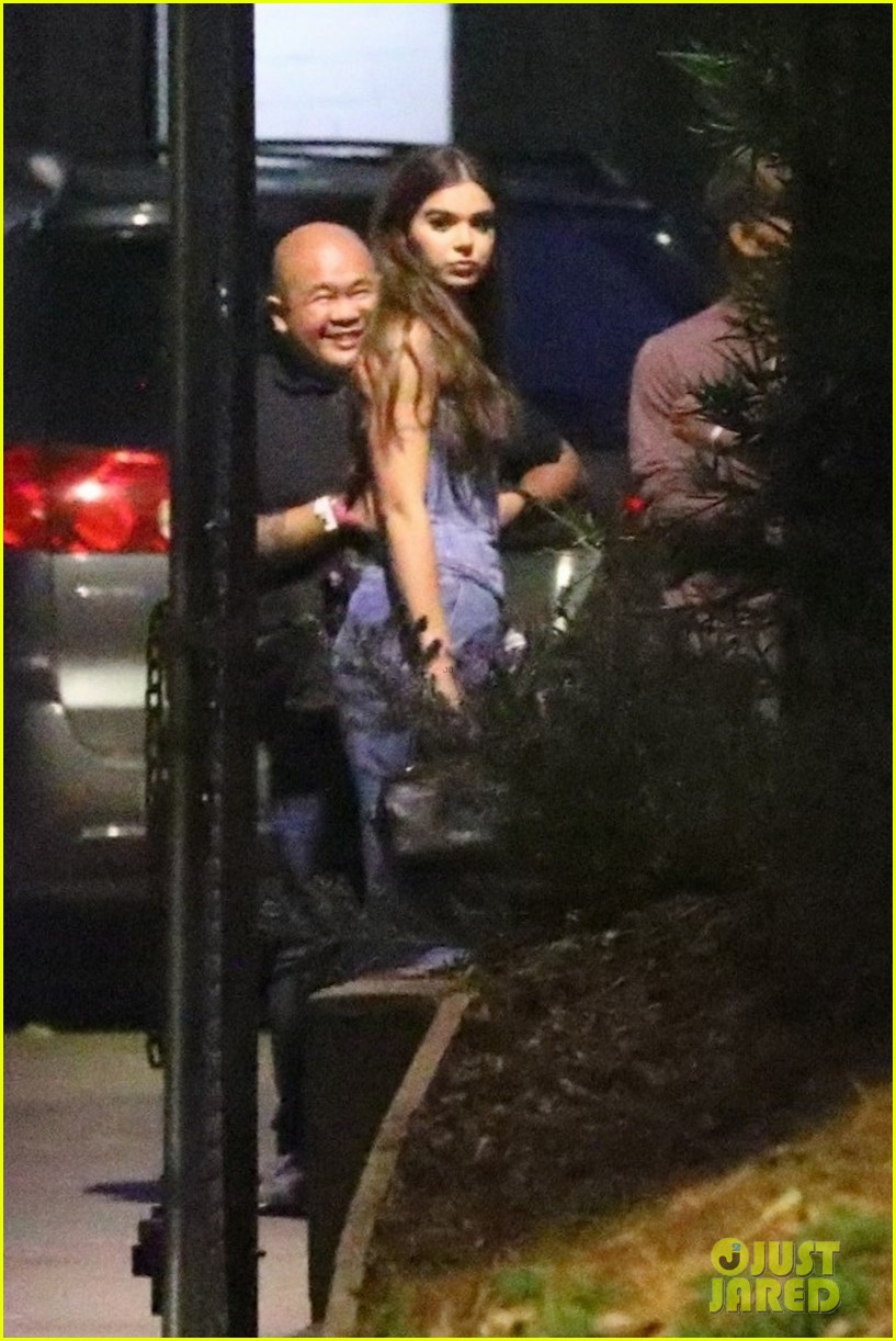 Hailee Steinfeld Sees Billie Eilish In Concert With Friends in LA ...