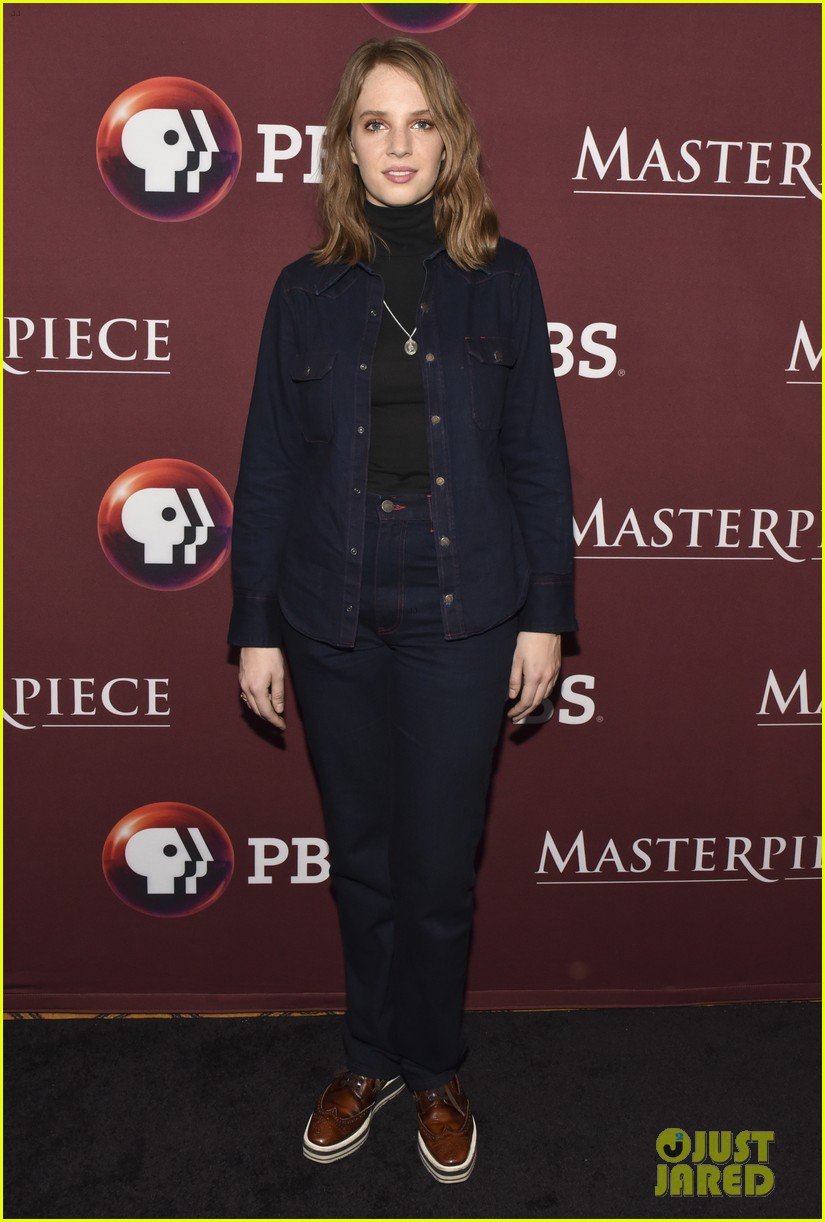 Stranger Things' Maya Hawke Has Two Very Famous Parents!: Photo 4318309 ...