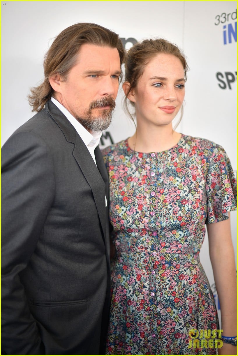 Stranger Things' Maya Hawke Has Two Very Famous Parents!: Photo 4318314 ...