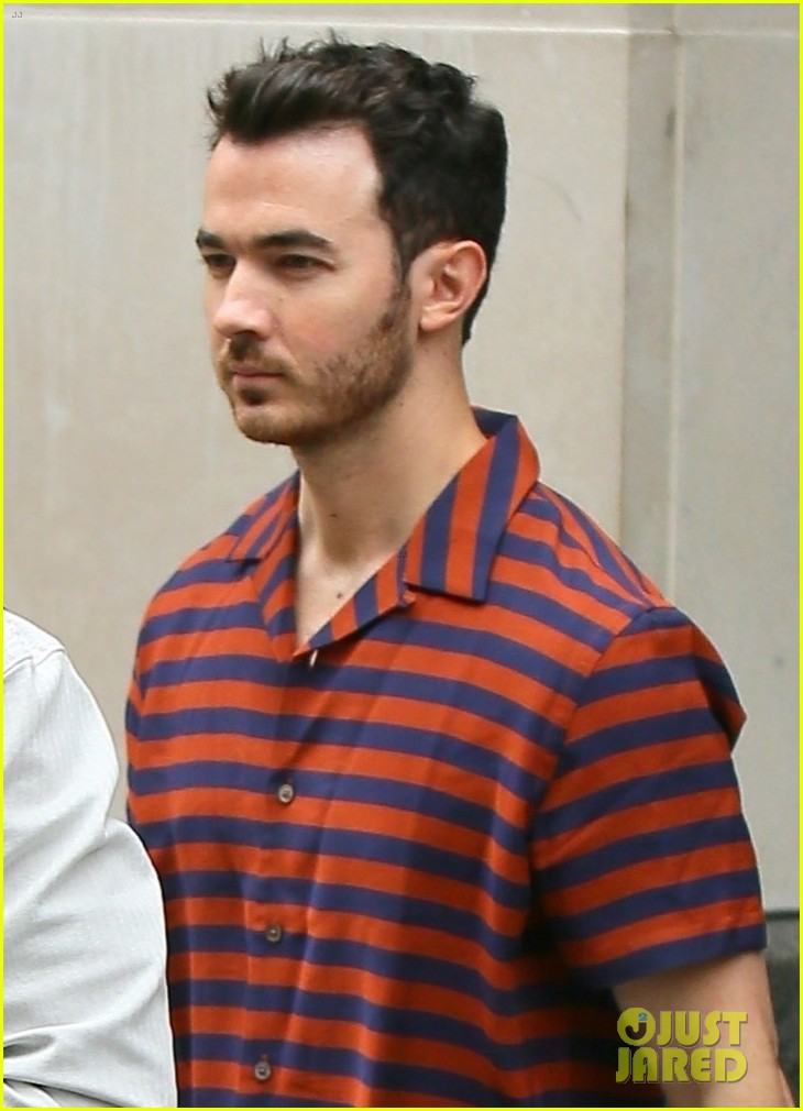 Photo: joe nick kevin tour rehearsals vmas reactions 03 | Photo 4325959 ...