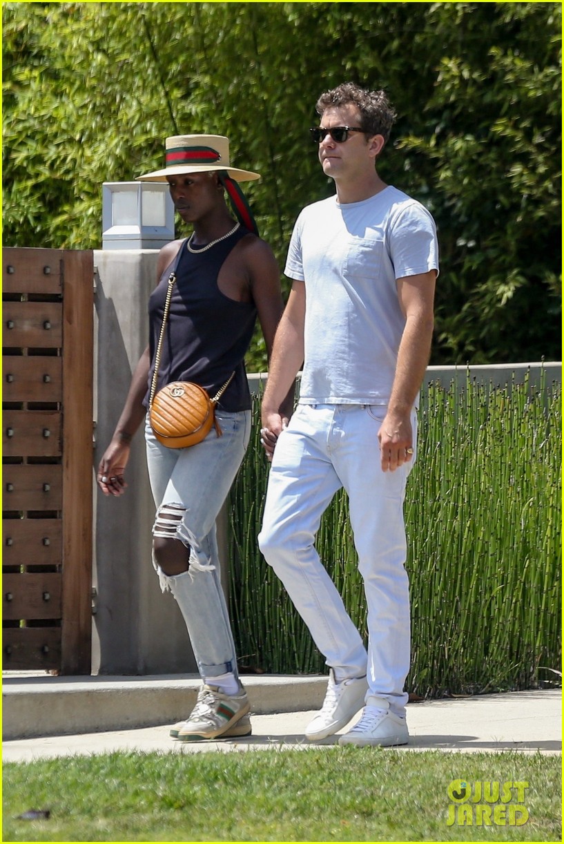 Joshua Jackson & Jodie Turner-Smith Pack on the PDA in New Photos ...