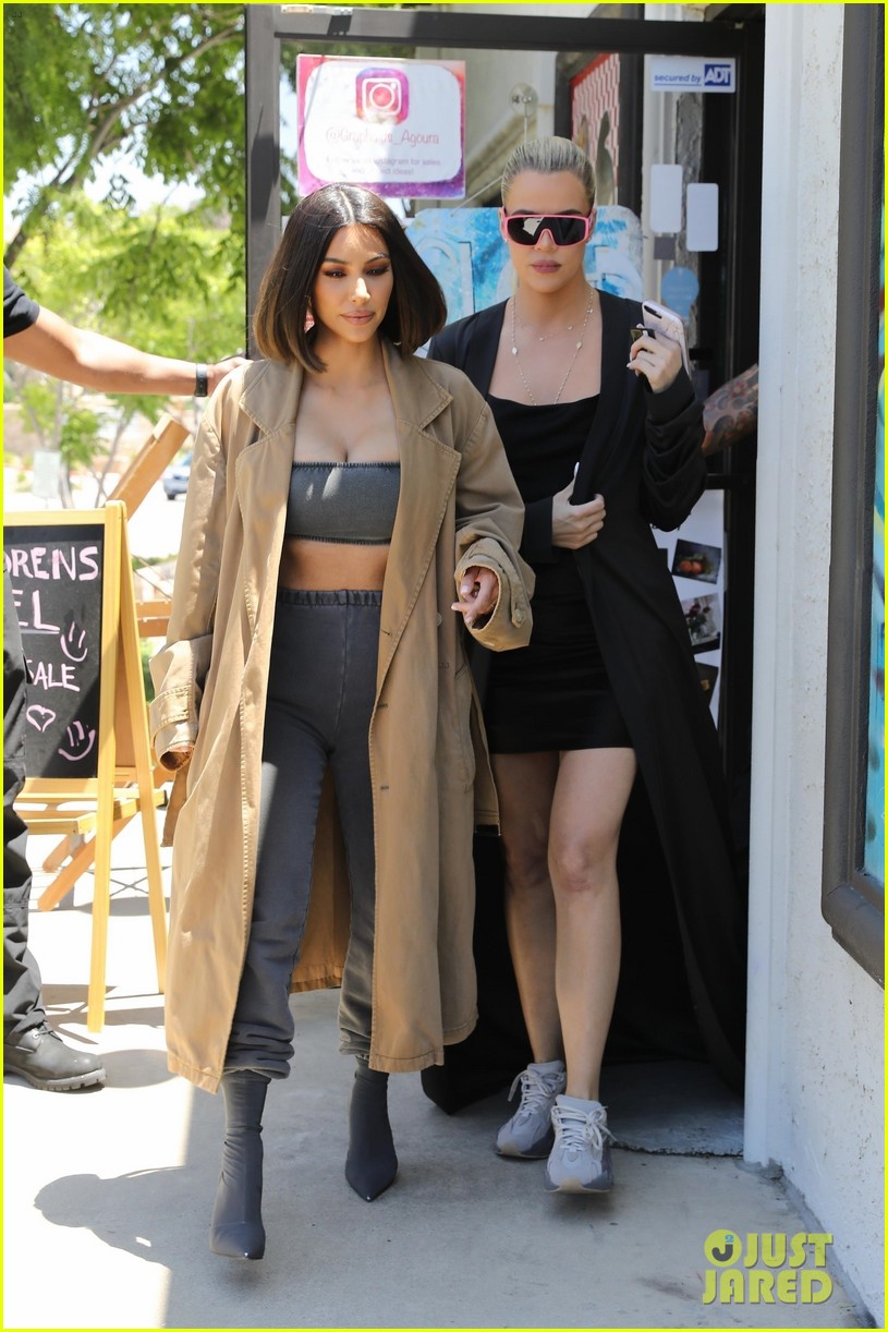 Kim & Khloe Kardashian Visit Art Store After Eating Frosty Treats ...