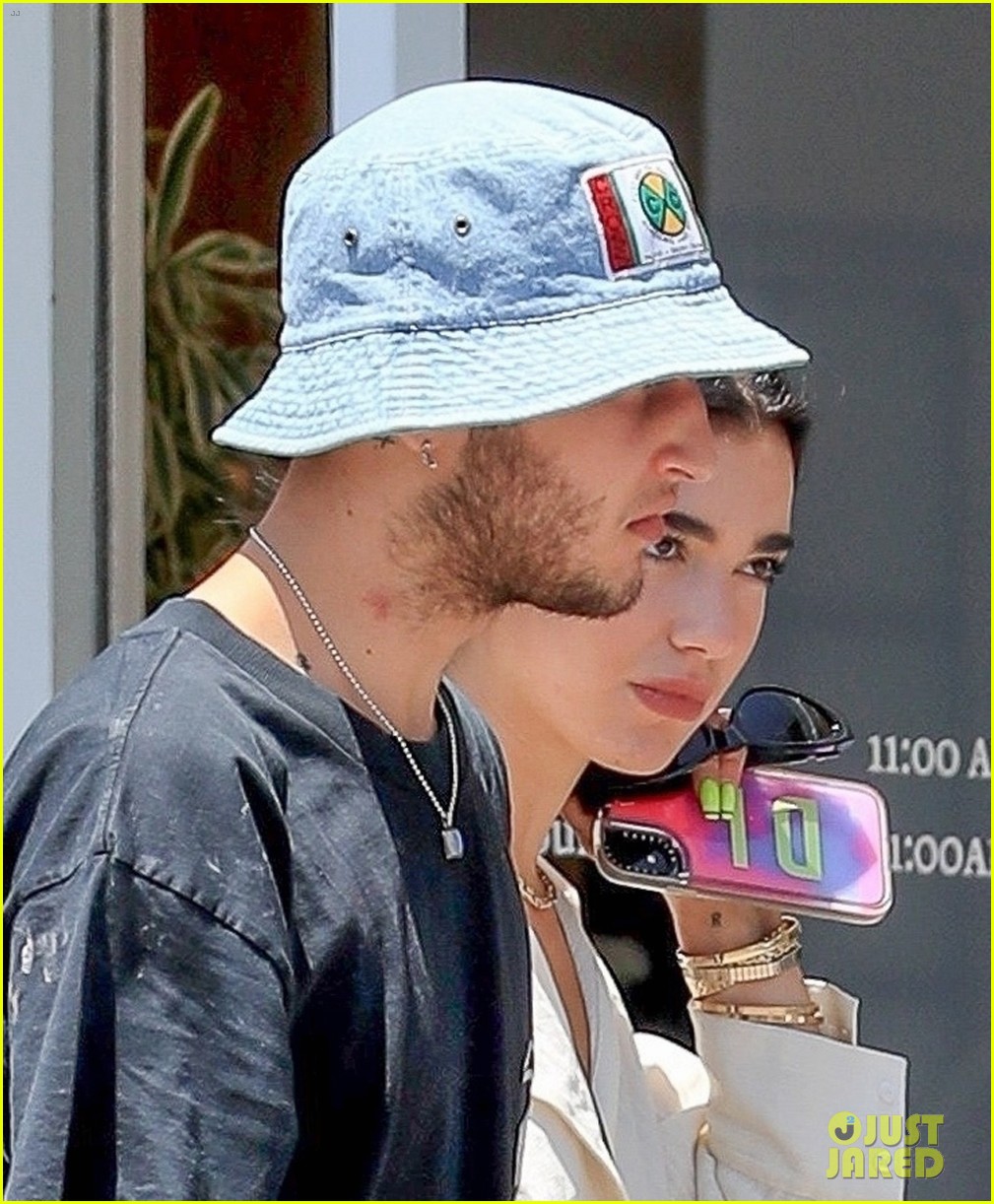 Dua Lipa & Anwar Hadid Hold Hands on a Low-Key Date!: Photo 4325513 ...