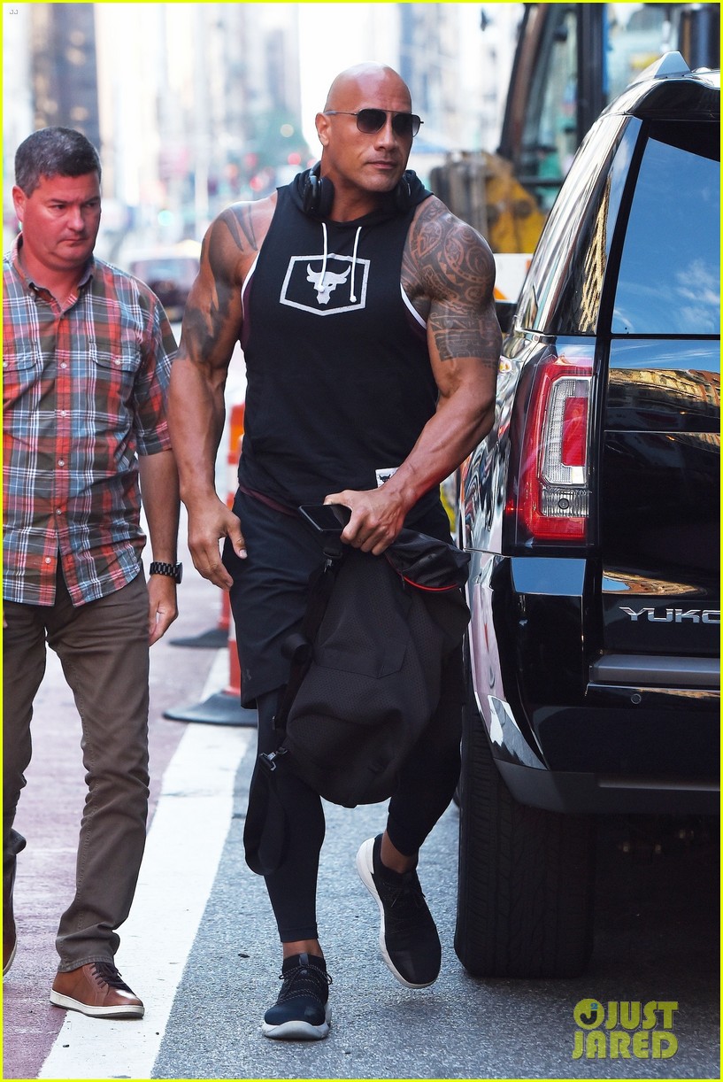 Dwayne Johnson Bares His Massive Biceps Heading to the Gym in NYC ...