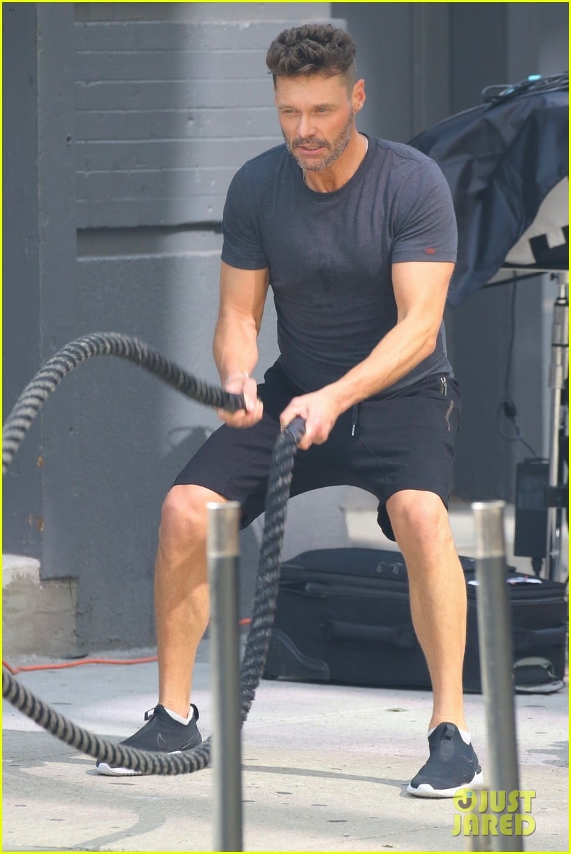 Ryan Seacrest Shows Some Muscle While Putting in Work at the Gym: Photo ...