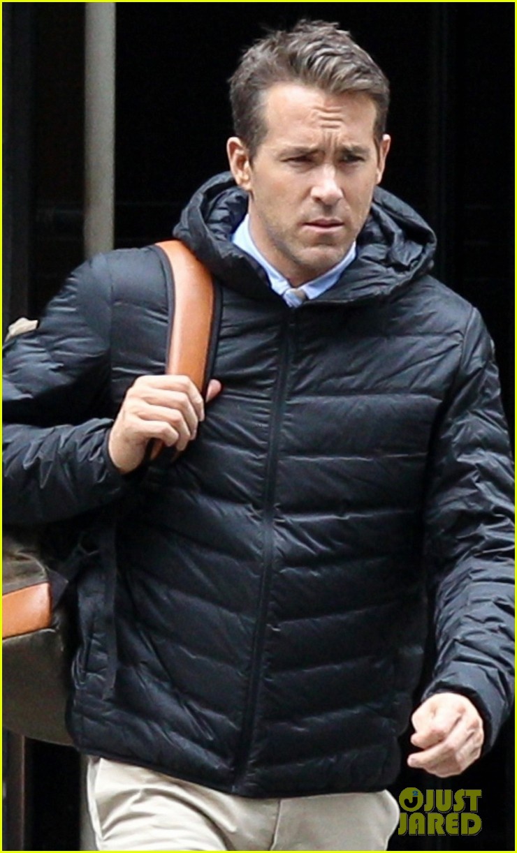 Photo: ryan reynolds rain 2019 00 | Photo 4325962 | Just Jared ...