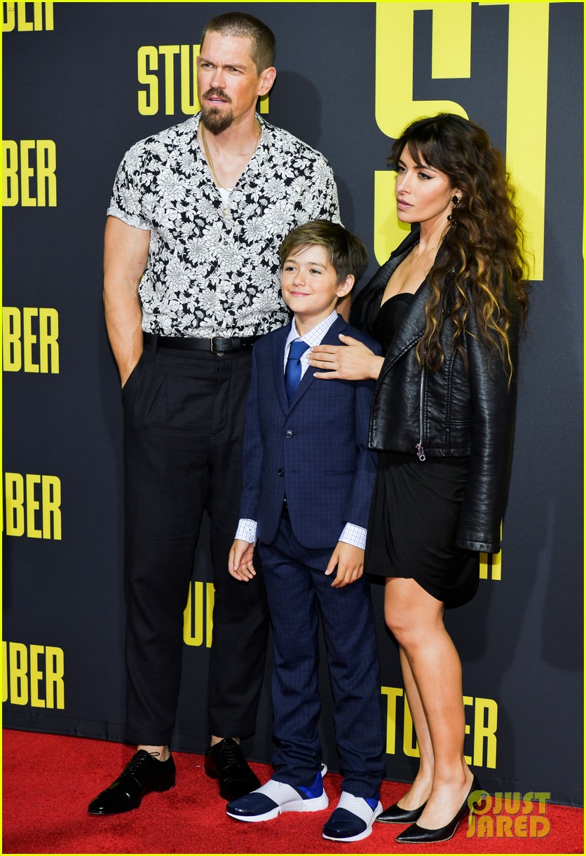 Kumail Nanjiani & Dave Bautista Buddy Up at 'Stuber' Premiere: Photo ...