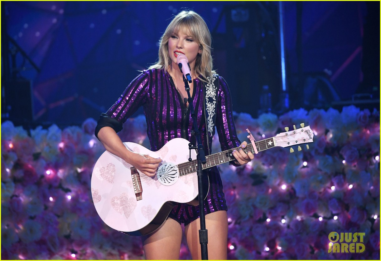 Taylor Swift Performs All Her Hits at Amazon's Prime Day Concert ...