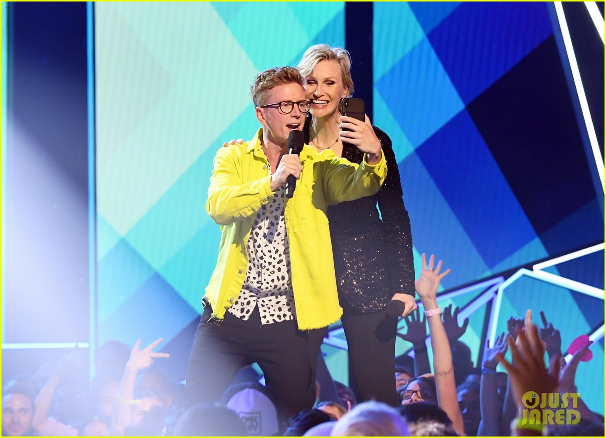 Taylor Swift Performs All Her Hits at Amazon's Prime Day Concert ...