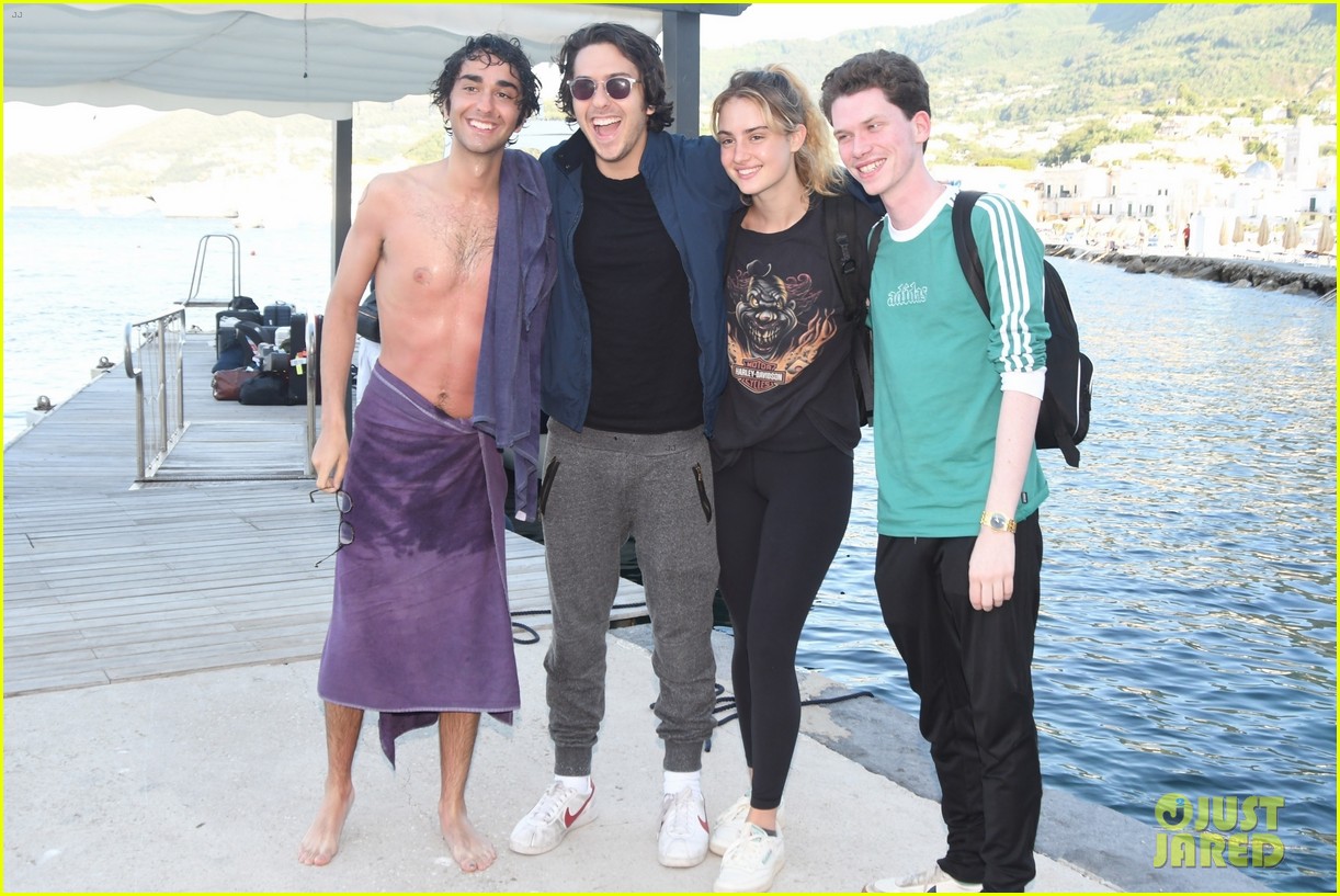 Zoey Deutch Picks Up Actress of the Year Honor at Ischia Film Festival ...